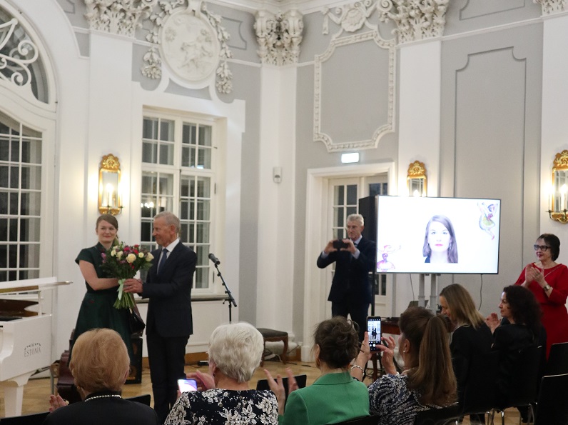 Eesti Kunstimuuseumi Kunstisõprade Selts tunnustas taas stipendiumiga ...
