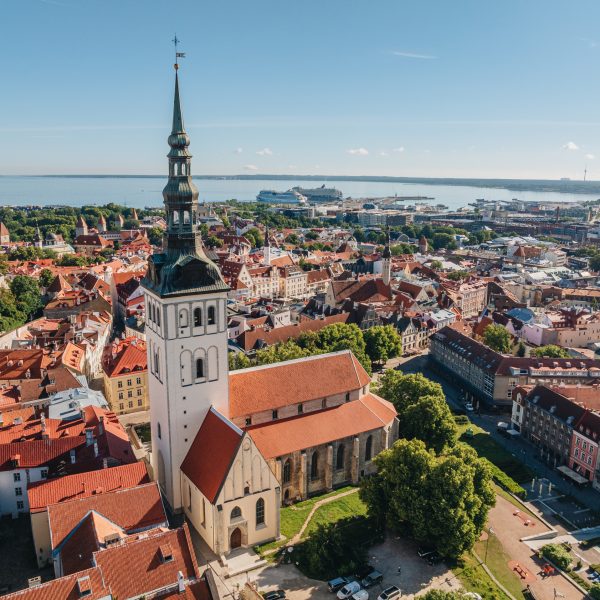 Kumus avanev näitus tutvustab kunstnik Karin Lutsu ja tema loodud ...